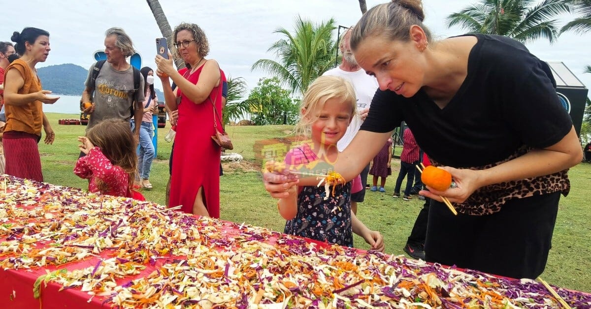 The longest Lou Sang in Perak is at Marina Island (China Press) - A ...